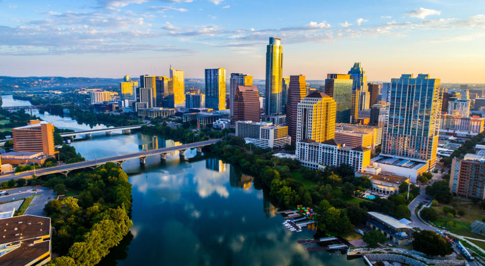 10 Reasons Why Everyone Is Moving to Texas!
